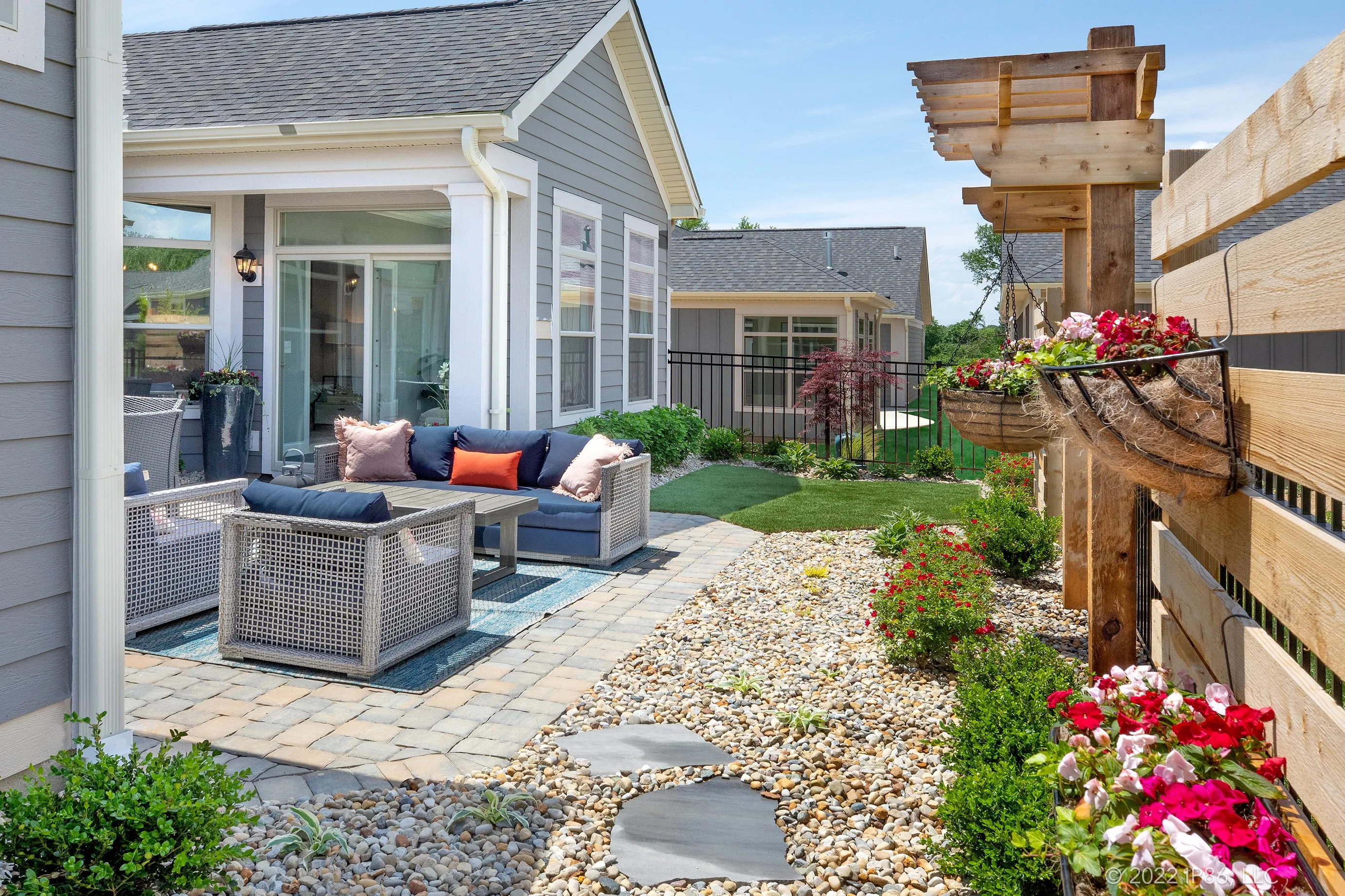 Ways to Perk Up Your Courtyard